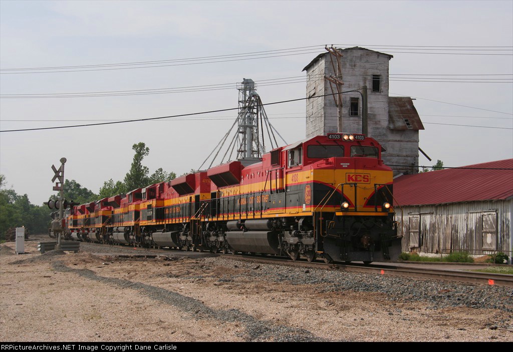 KCS 4103 leads a power move North